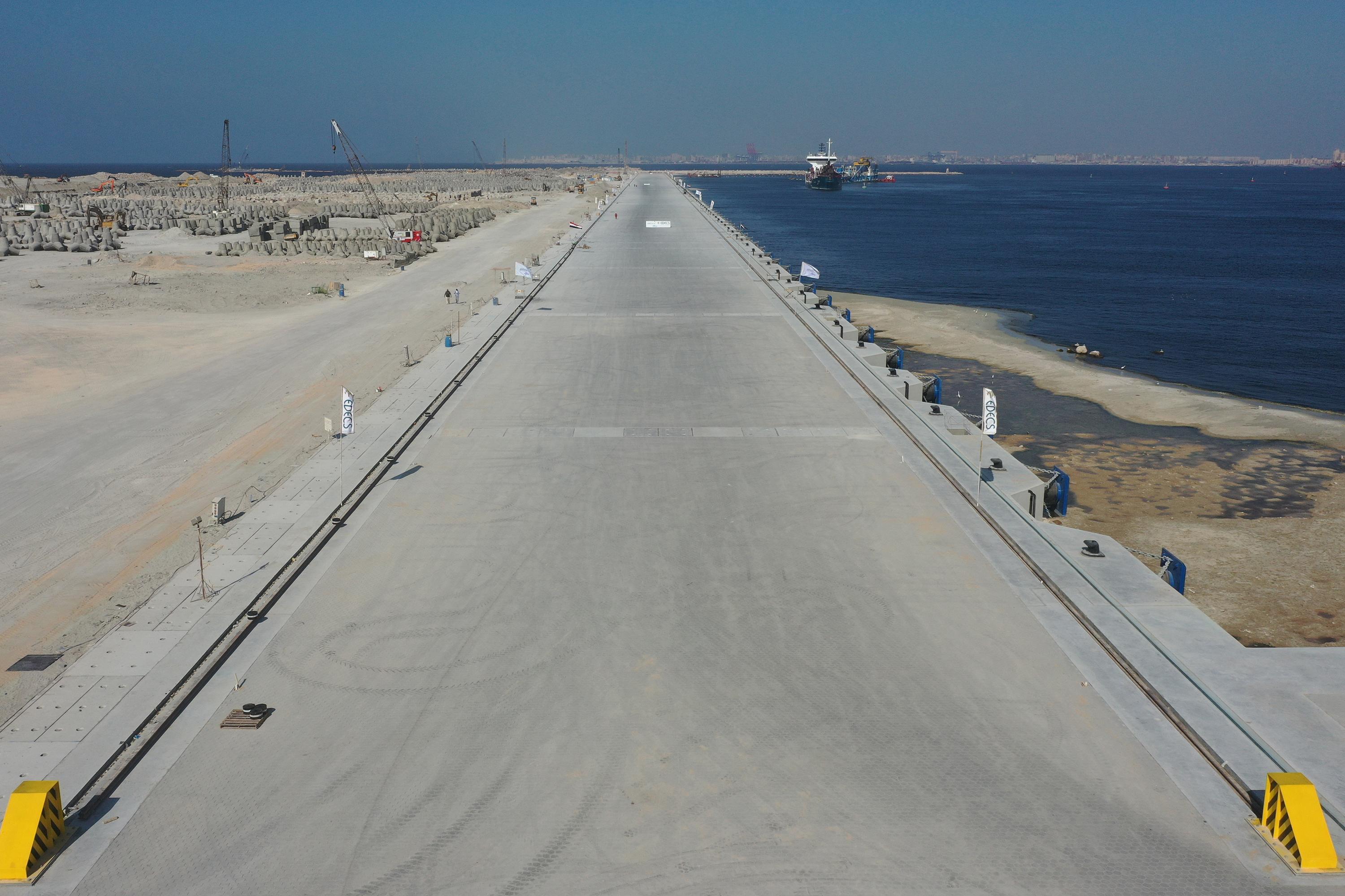 Construction of multi-purpose Terminal at Al-Dekheila Seaport, Berth ...